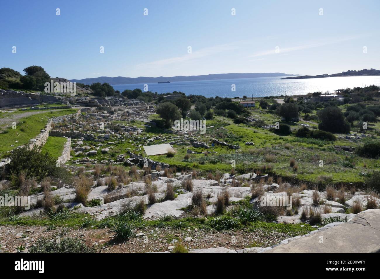 Ancient theatre thorikos hi-res stock photography and images - Alamy
