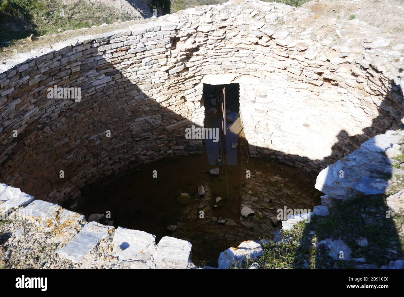 Ancient theatre thorikos hi-res stock photography and images - Alamy