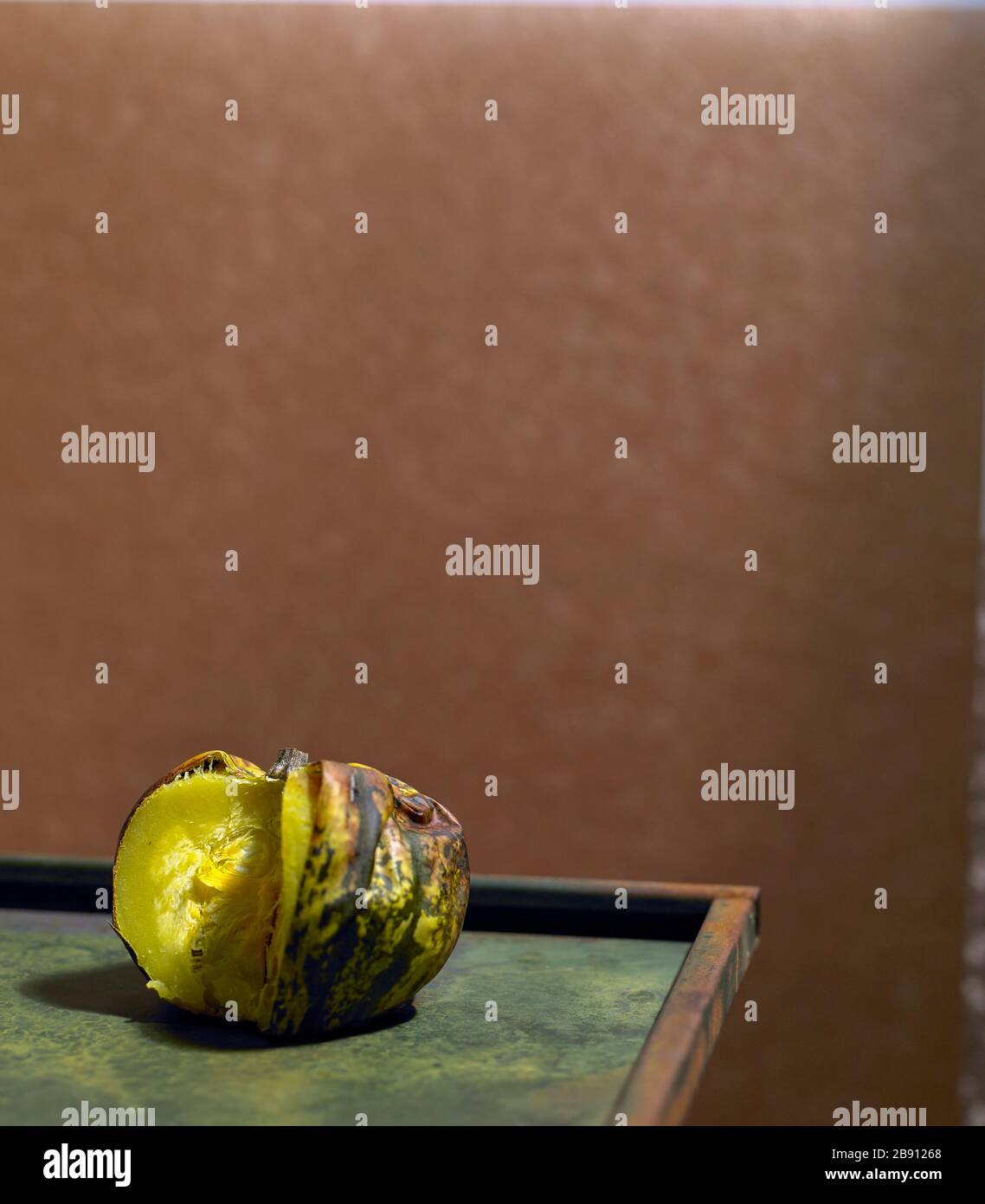 Metal table top hi-res stock photography and images - Alamy