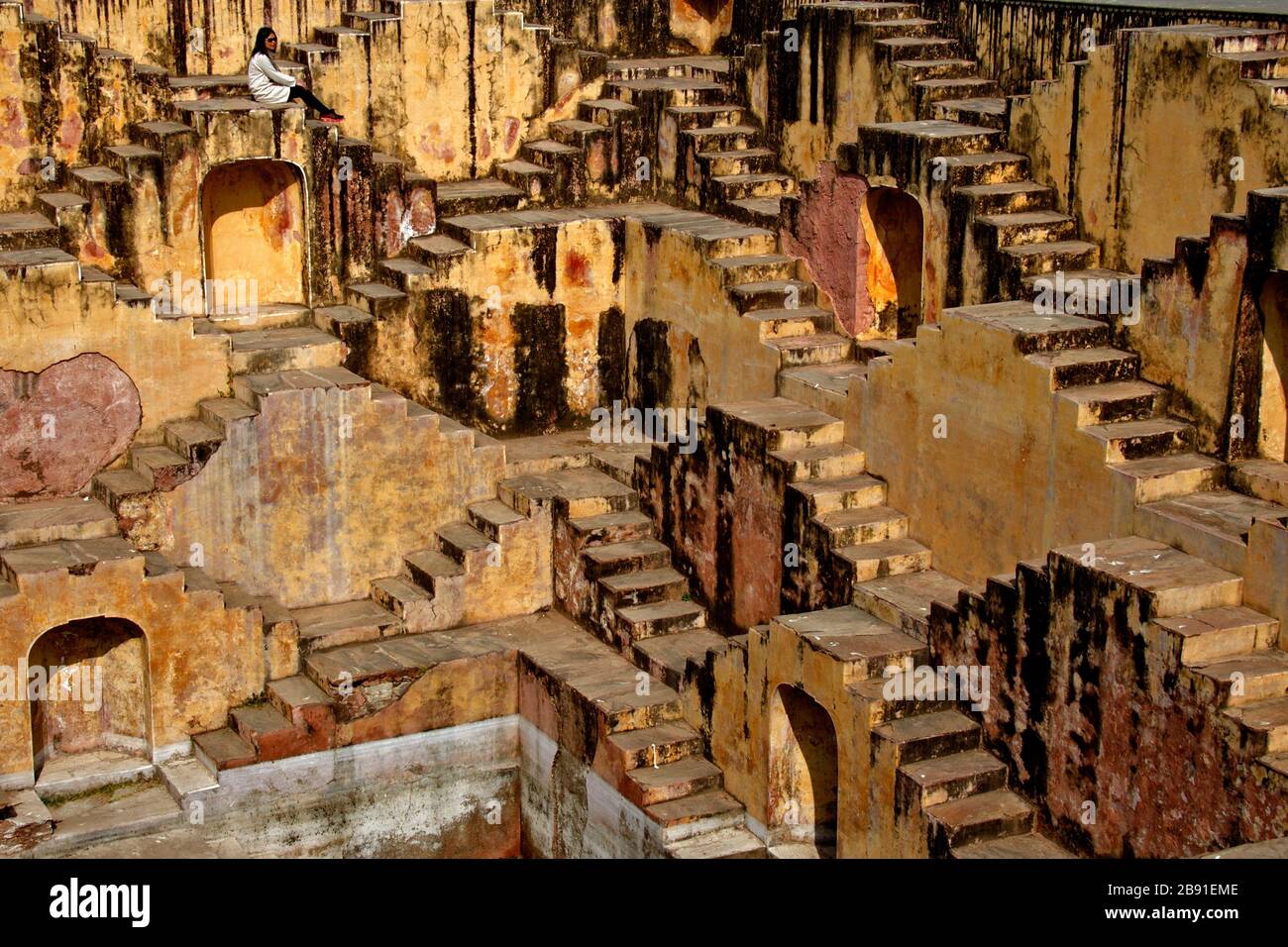 stepwell at jaipur rajasthan Stock Photo - Alamy