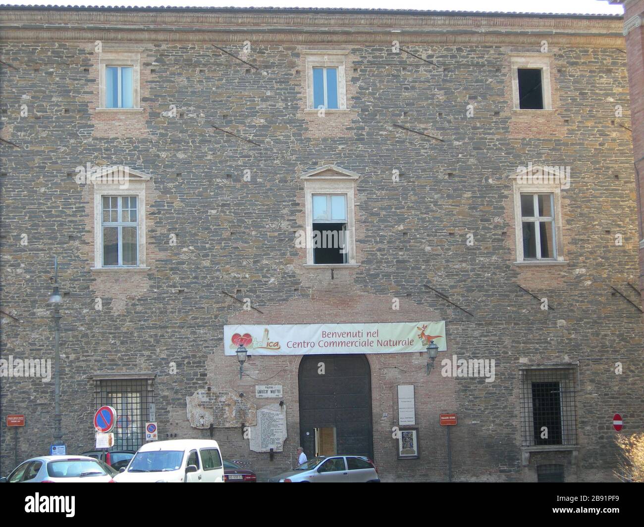 Italiano comune hi-res stock photography and images - Alamy