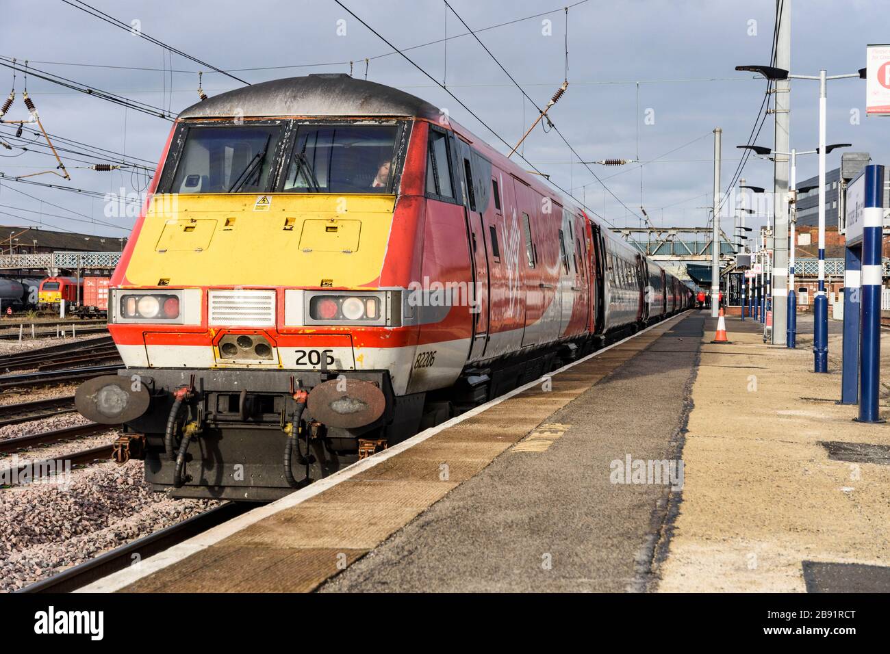 Doncaster train station hi-res stock photography and images - Alamy
