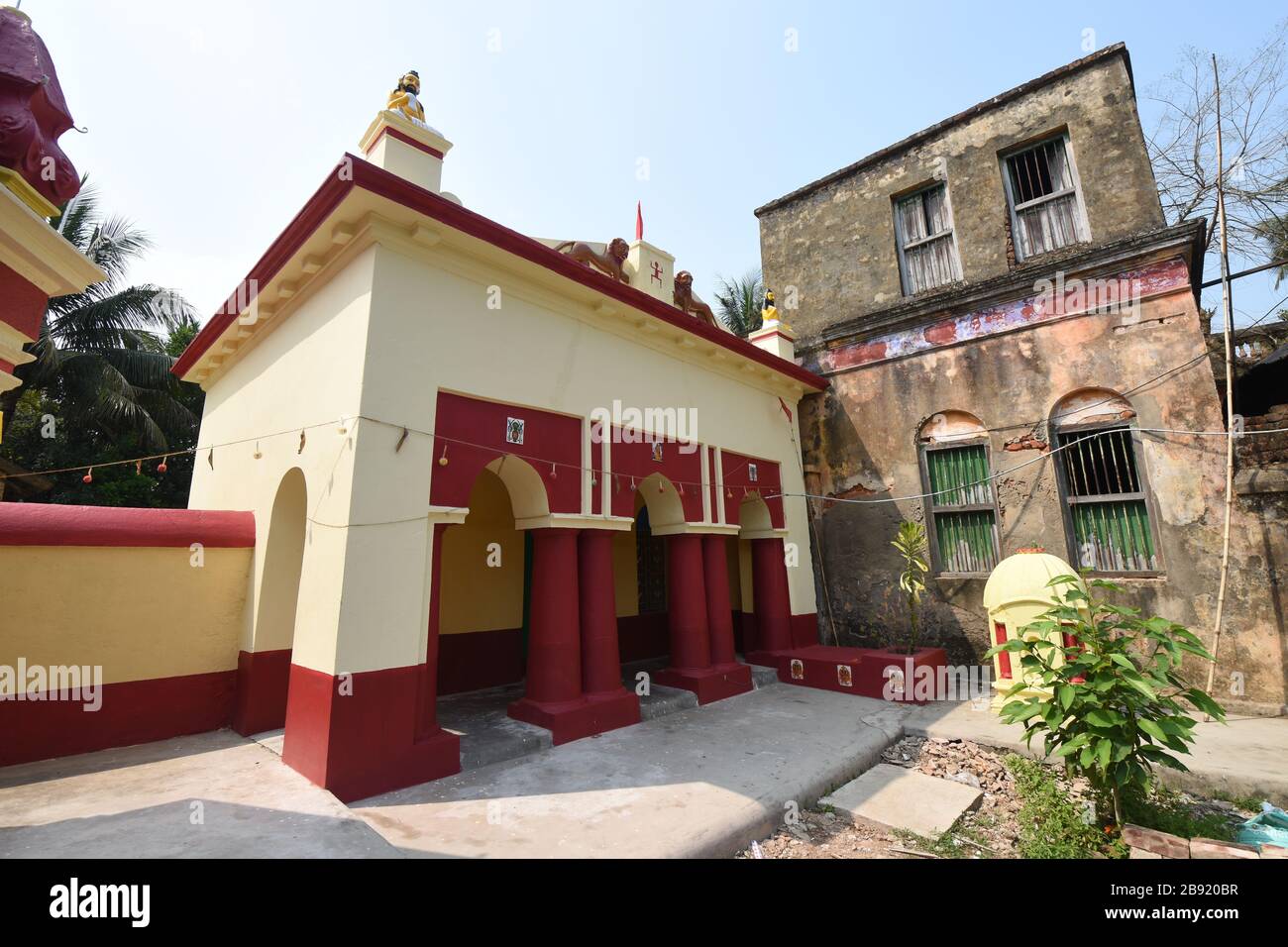 Old zamindar house hi-res stock photography and images - Alamy