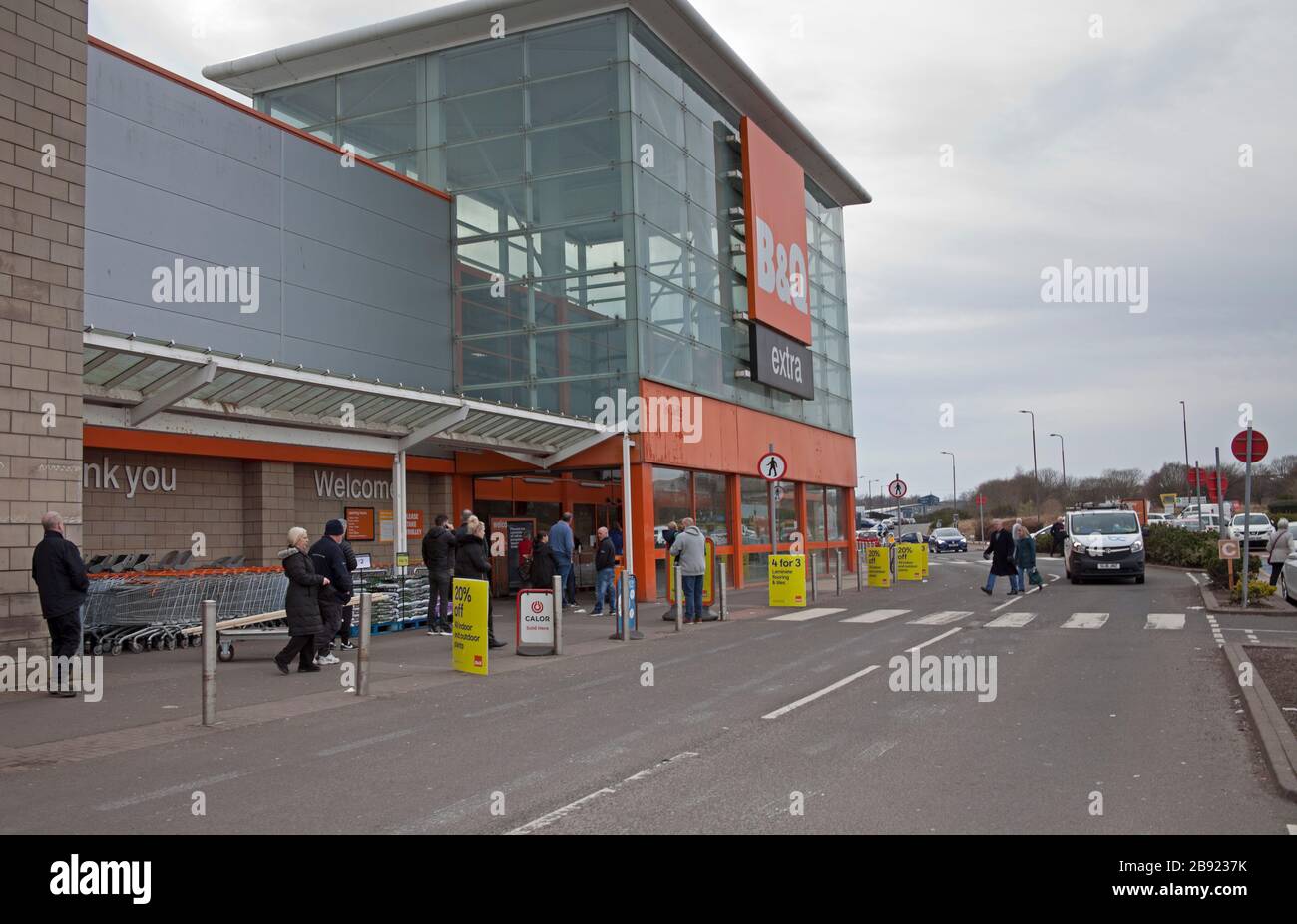 Edinburgh, Scotland, UK. 23rd Mar 2020. B&Q and Screwfix, Kingfisher’s ...