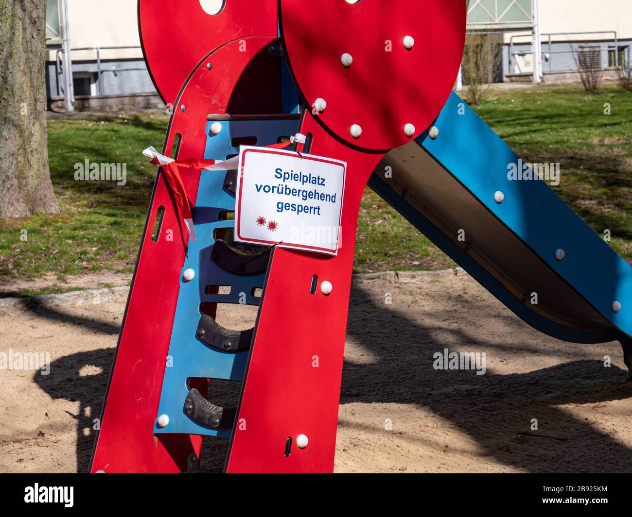 Kindergarten newspaper hi-res stock photography and images - Alamy