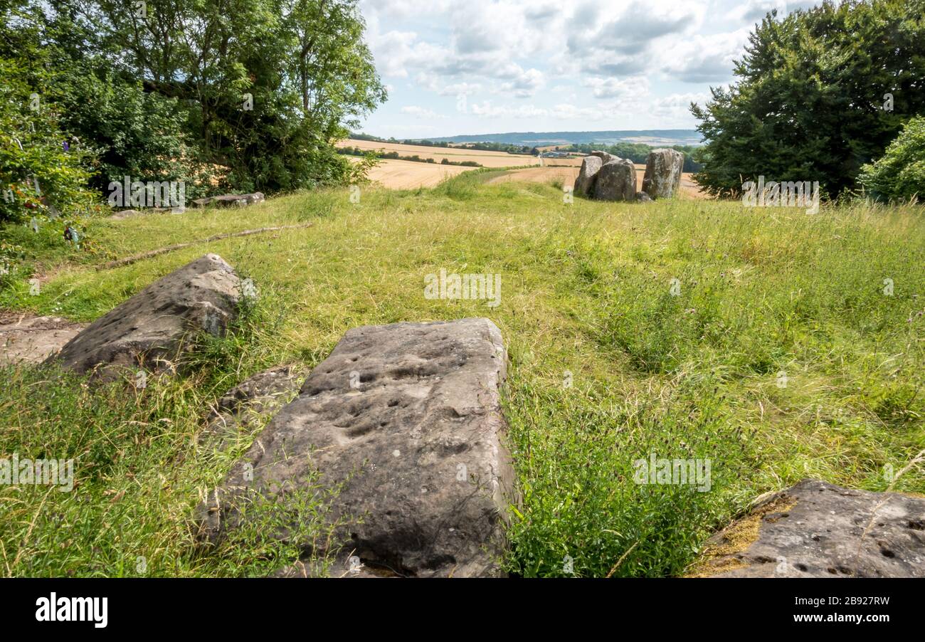 Coldrum Long Barrow, England. The standing stones near Trottiscliffe ...