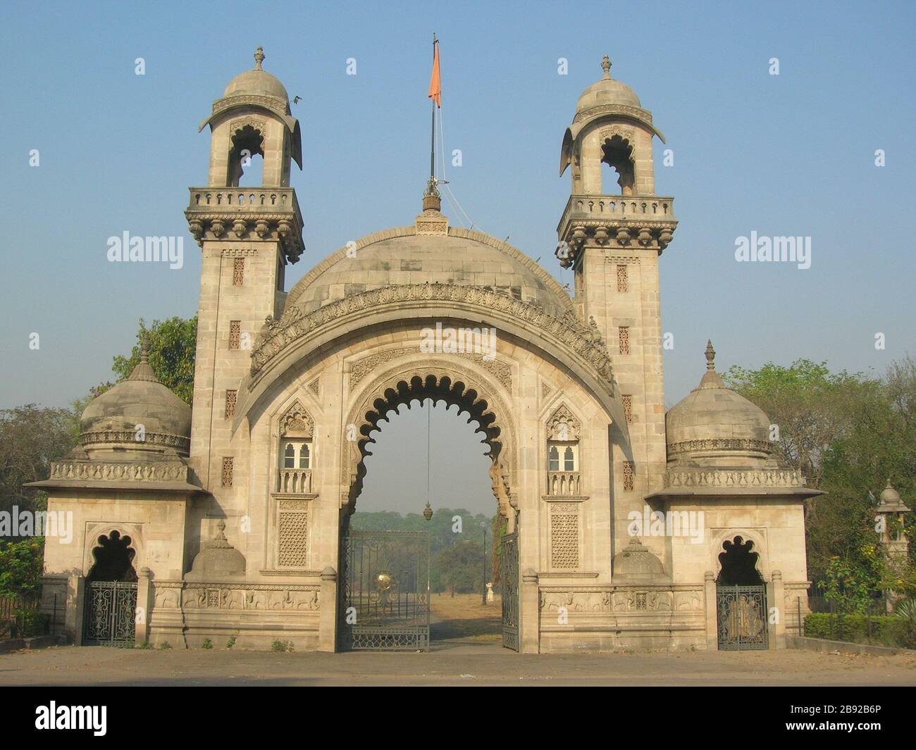 Sayajirao palace gate hi-res stock photography and images - Alamy