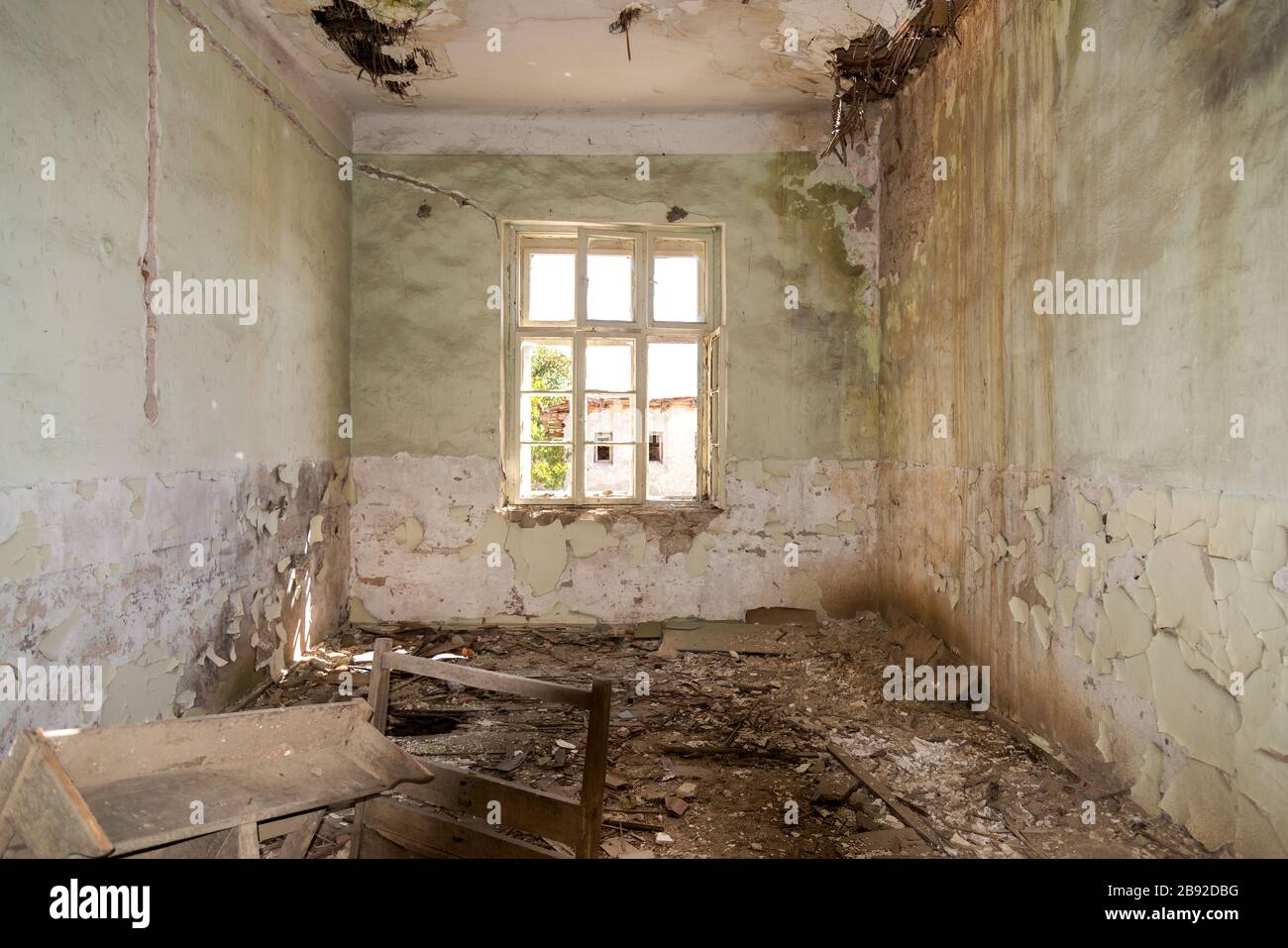 Abandoned derelict room broken floor hi-res stock photography and ...