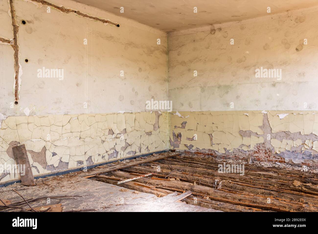 Destroyed room hi-res stock photography and images - Alamy