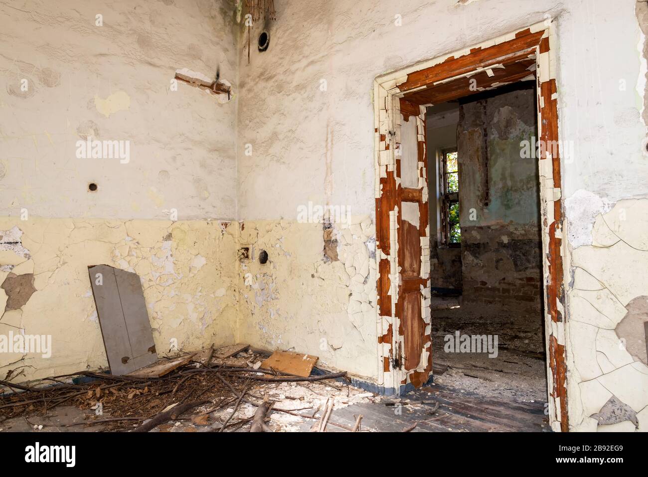 Destroyed room hi-res stock photography and images - Alamy