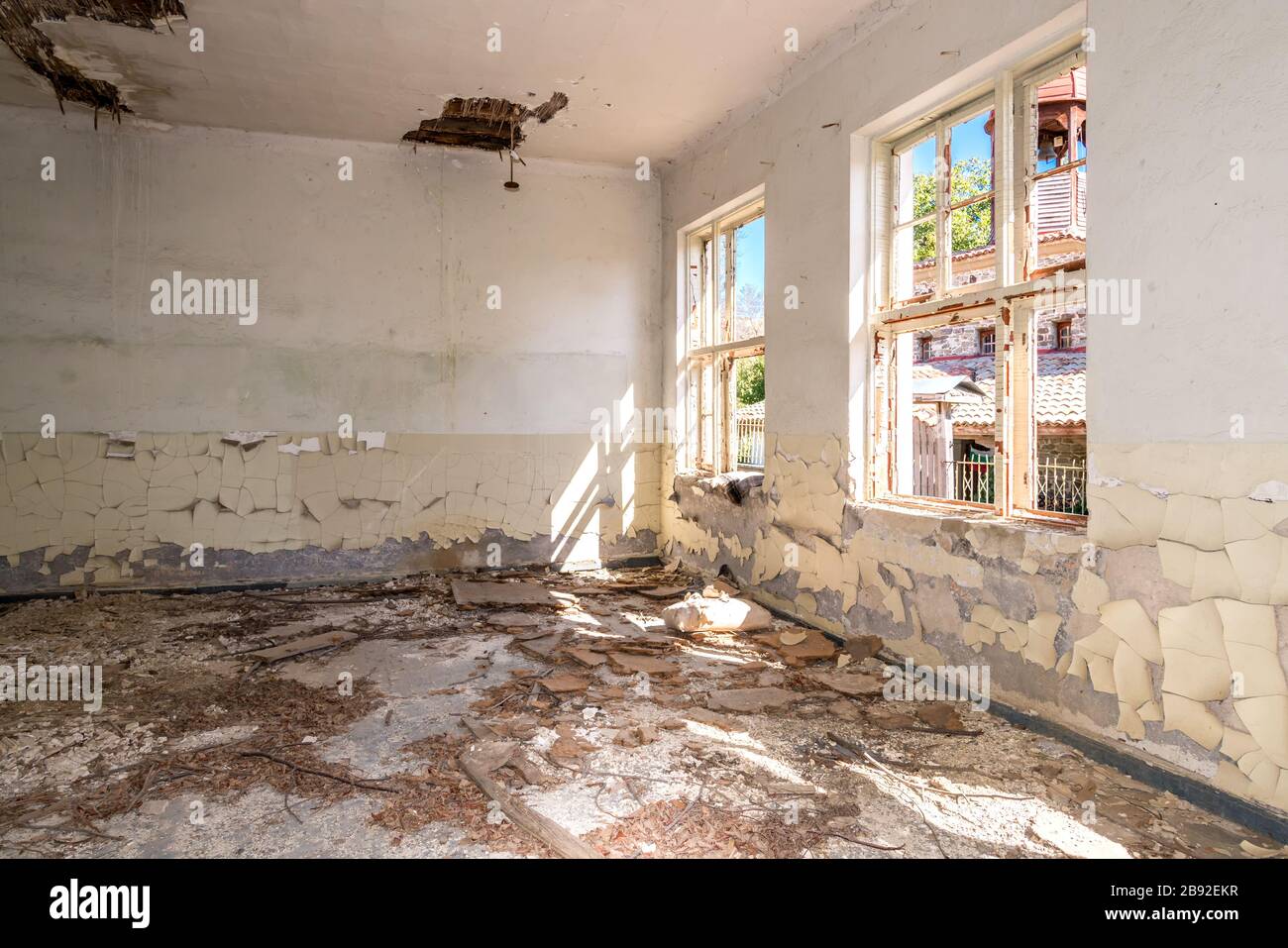 Abandoned derelict room broken floor hi-res stock photography and ...
