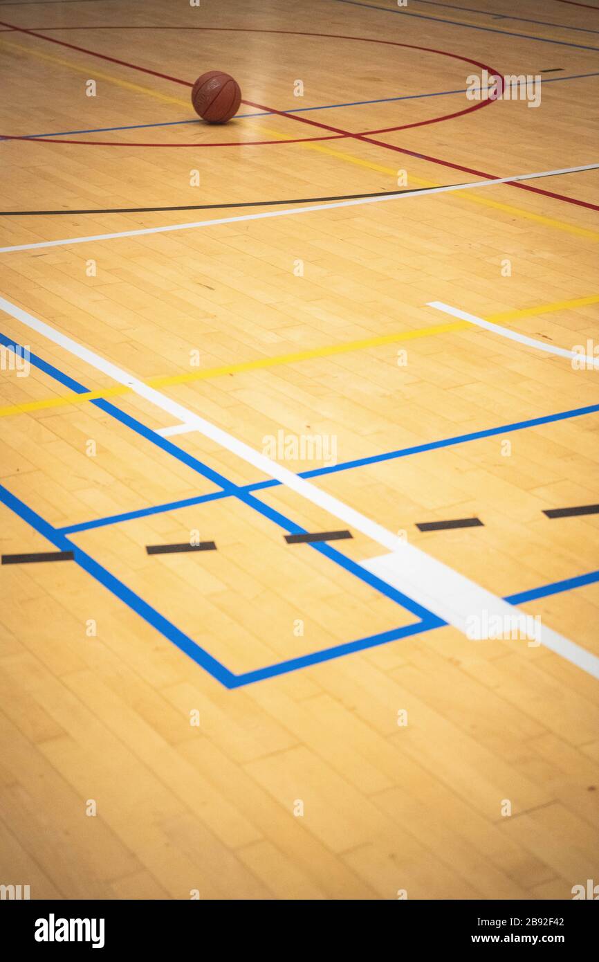 Basketball court basketball basket hi-res stock photography and images ...