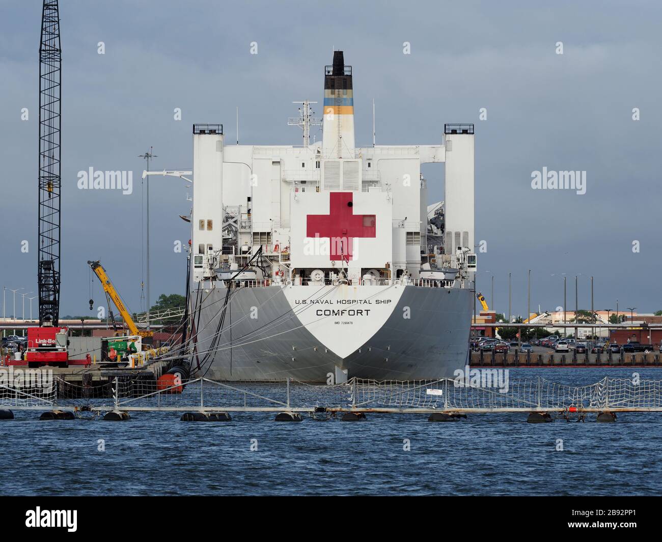 Usns comfort military sealift hi-res stock photography and images - Alamy