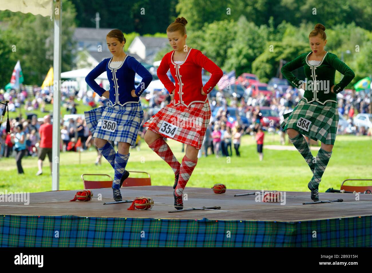 Sword dancing hi-res stock photography and images - Alamy