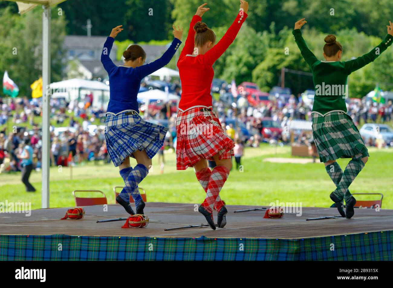 Sword dancing hi-res stock photography and images - Alamy