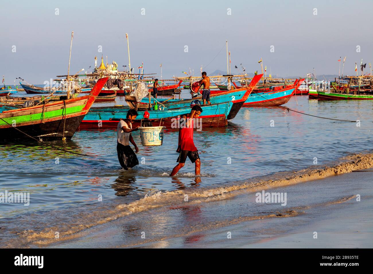 Fishing indian ocean fleet hi-res stock photography and images - Alamy