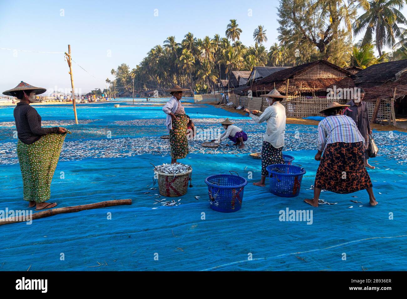 Village sort hi-res stock photography and images - Alamy