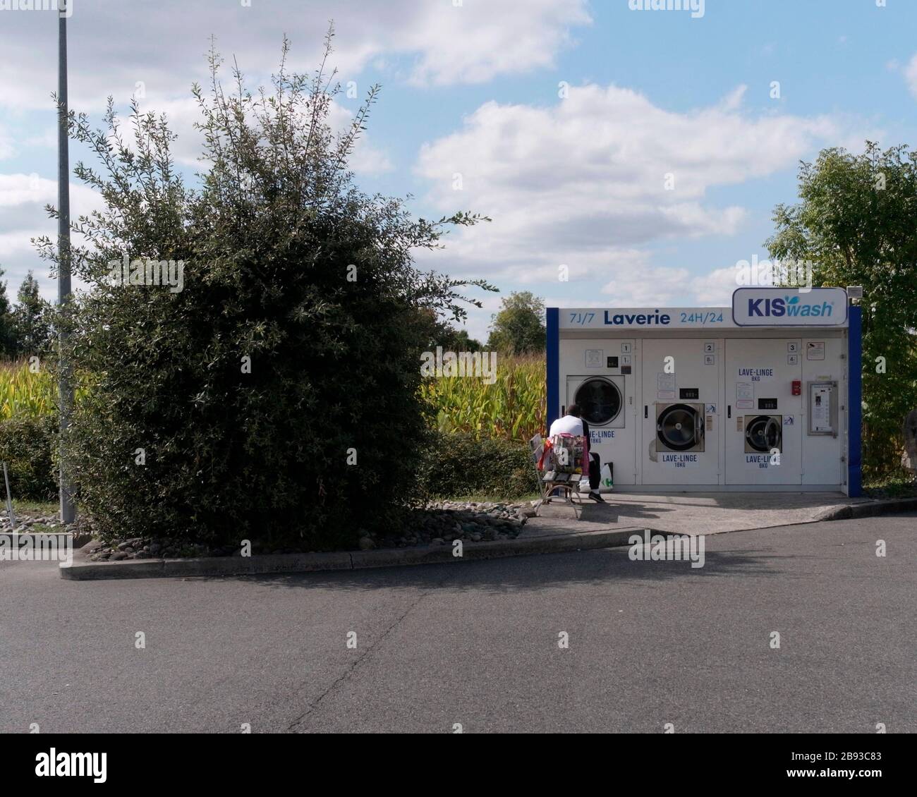 Kis wash kiosk hi-res stock photography and images - Alamy