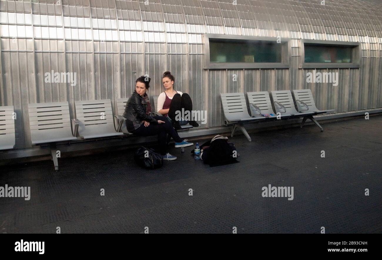 Train station waiting room hi-res stock photography and images - Alamy