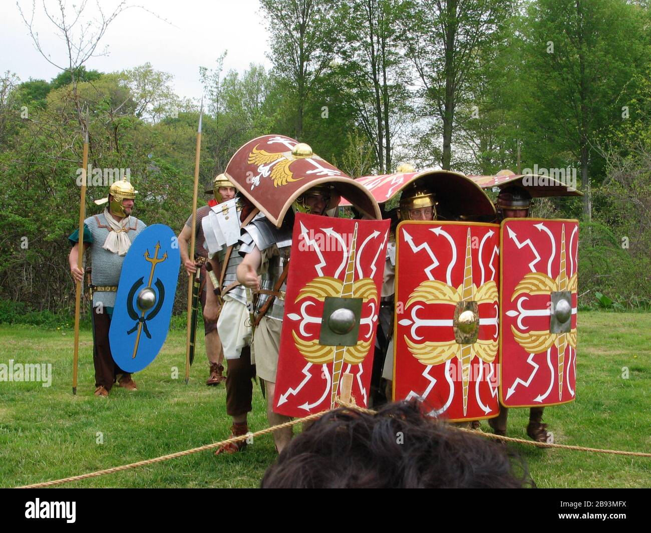 Roman testudo hi-res stock photography and images - Alamy