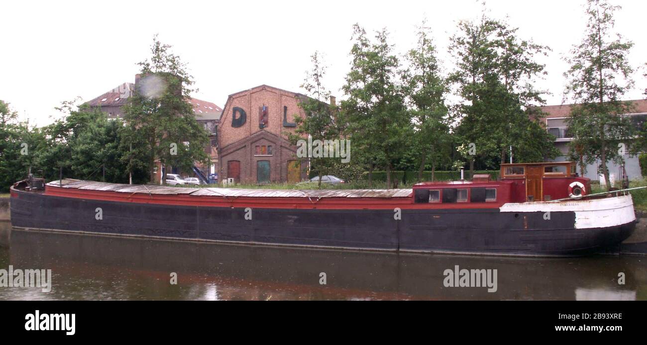 Self converted hi-res stock photography and images - Alamy