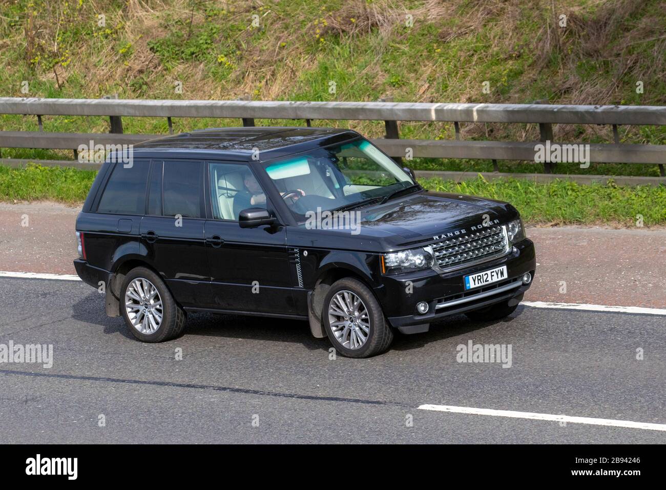 2012 Land Rover Range Rover Westminster T; UK Vehicular traffic, road ...