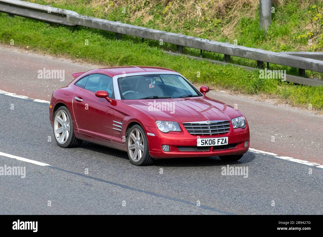 Chrysler crossfire red hi-res stock photography and images - Alamy