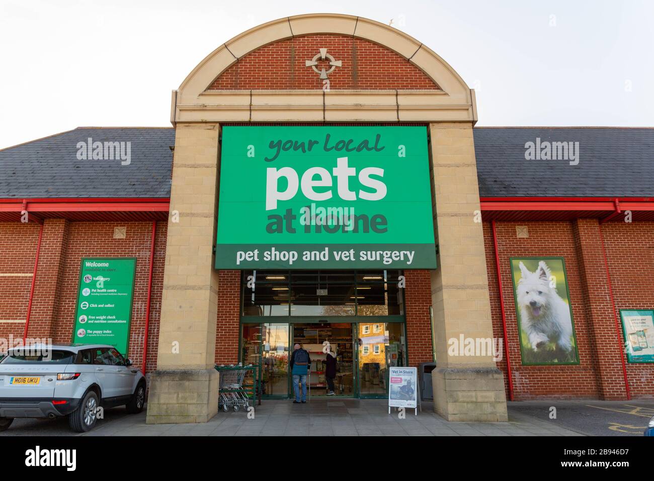 Southend-on-Sea, UK. 23rd Mar, 2020. Exterior of a Pets at Home store ...