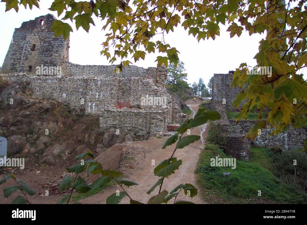 Burgruine runding hi-res stock photography and images - Alamy