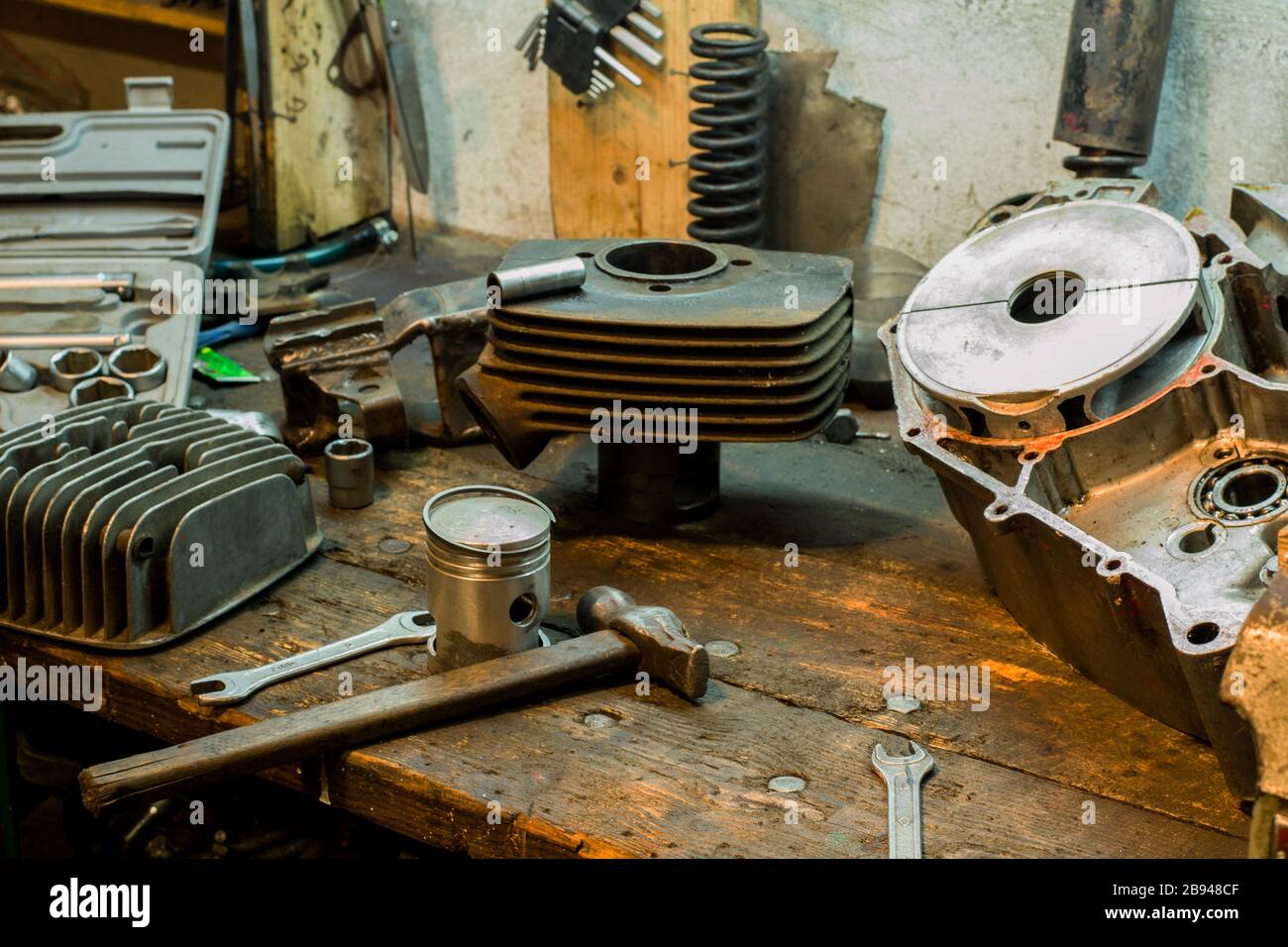 Shock absorber table hi-res stock photography and images - Alamy