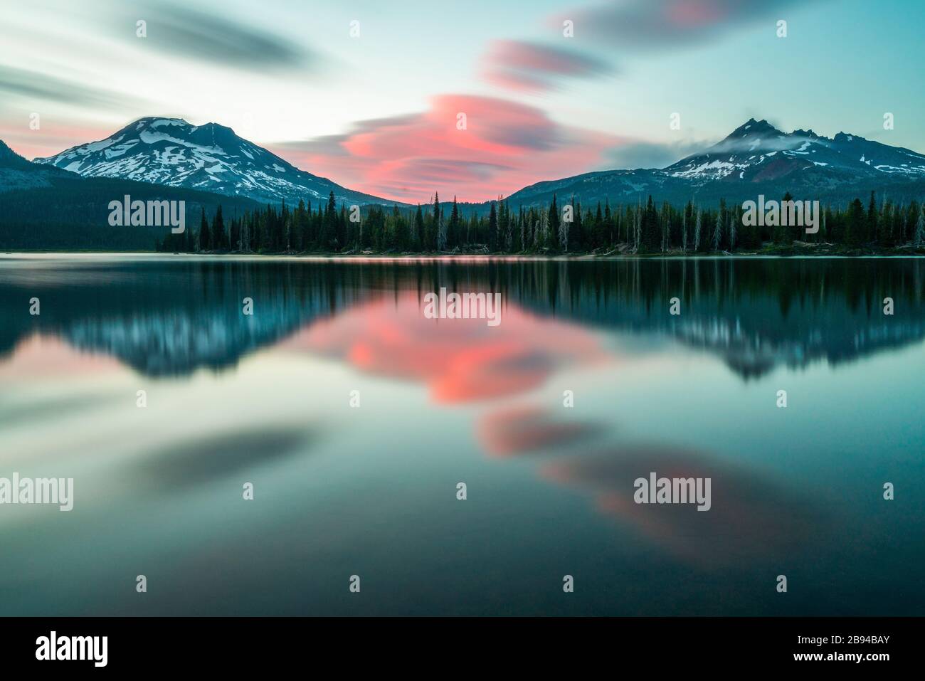 Colorful sky in the Oregon Mountains Stock Photo - Alamy