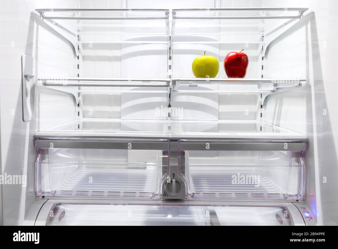 Cold storage apples hi-res stock photography and images - Alamy