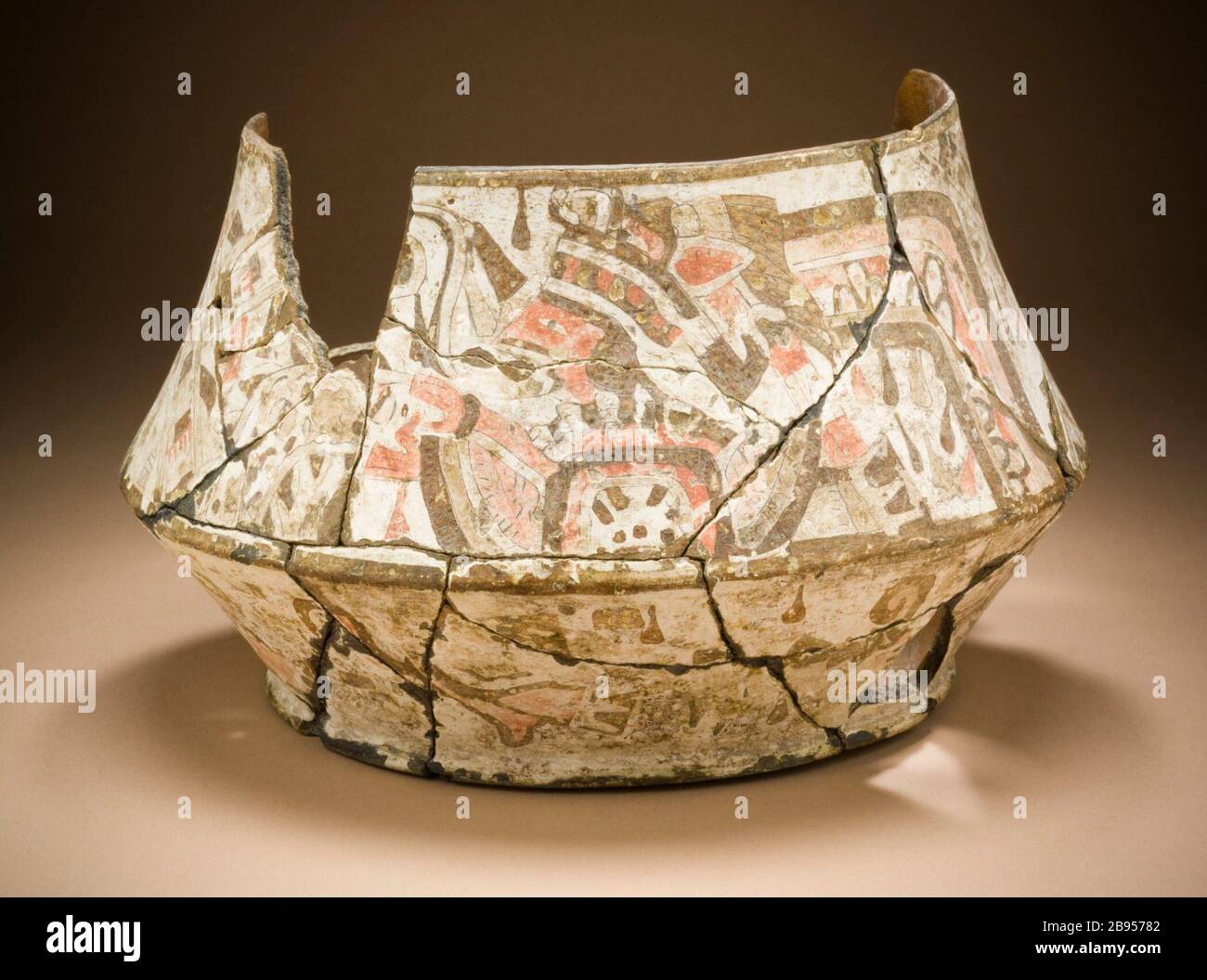 Ceramic figure vessel hi-res stock photography and images - Alamy