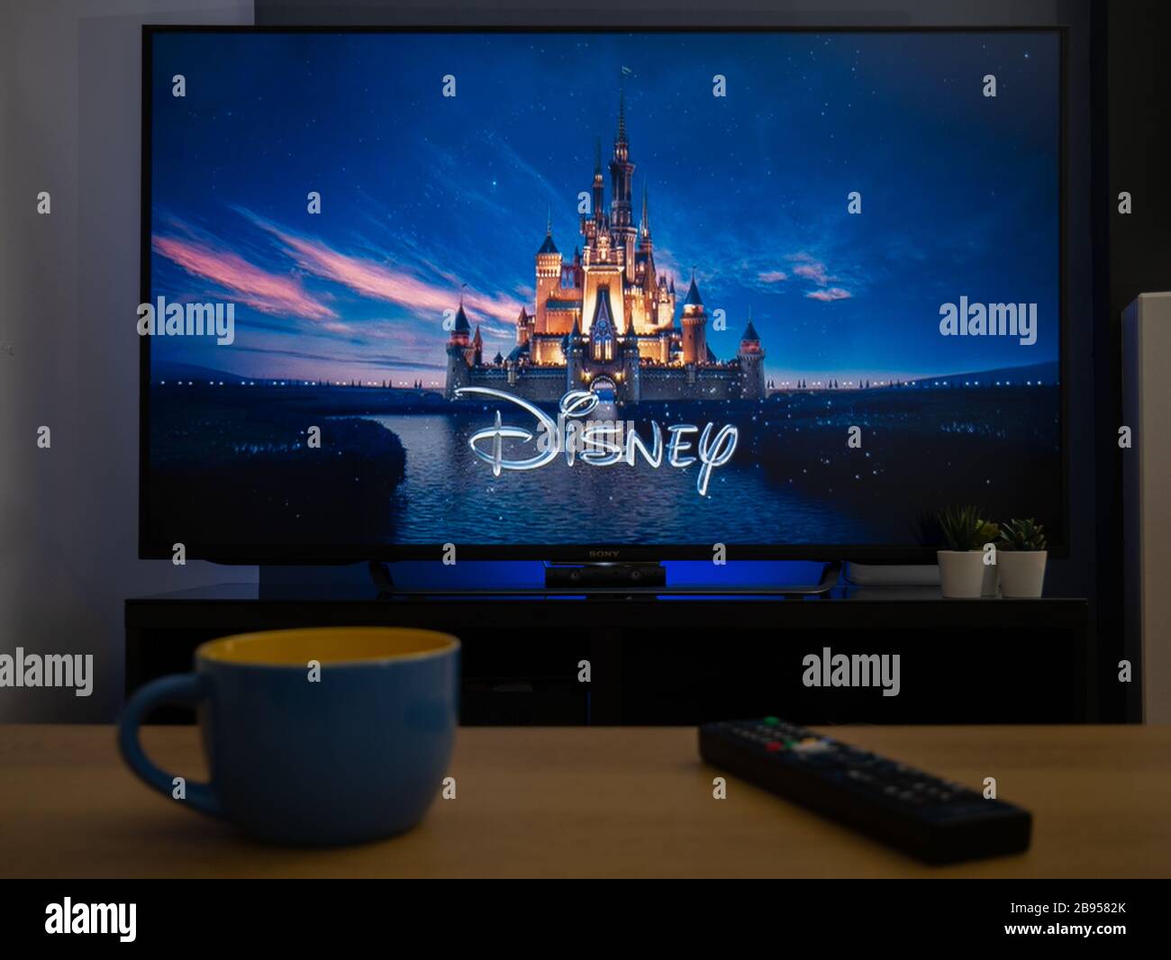 Disney logo castle hi-res stock photography and images - Alamy