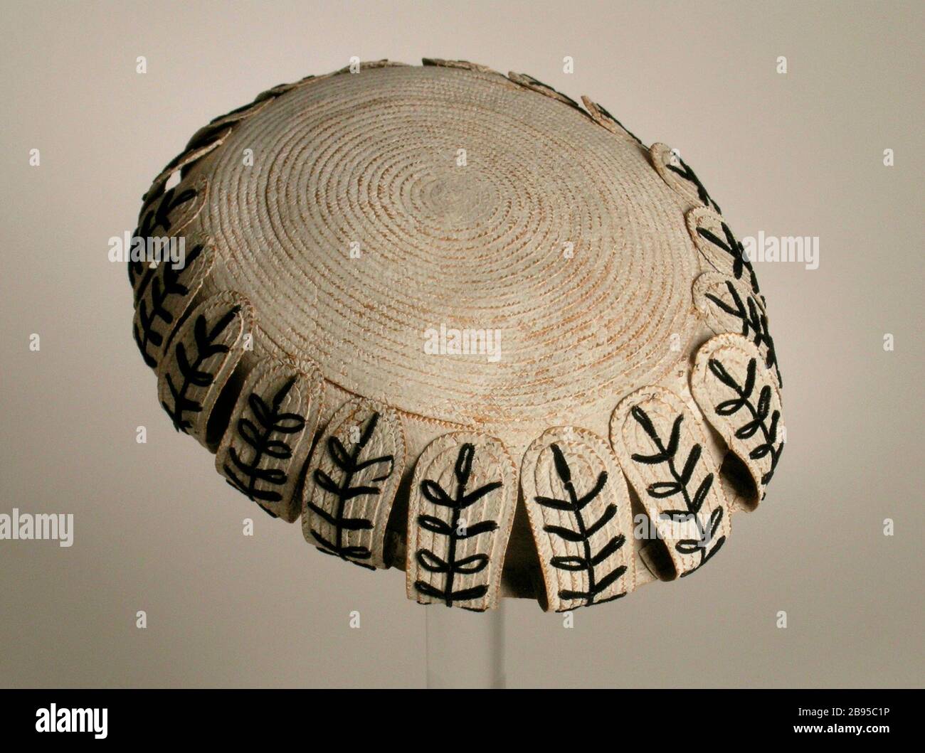 Womans toque hi-res stock photography and images - Alamy