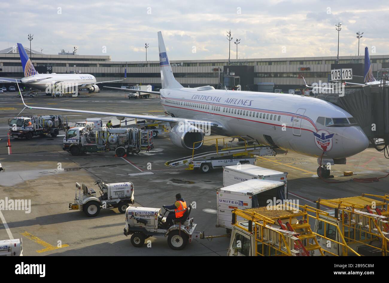 NEWARK, NJ -6 JAN 2020- View of a Boeing 737-800 airplane from United ...