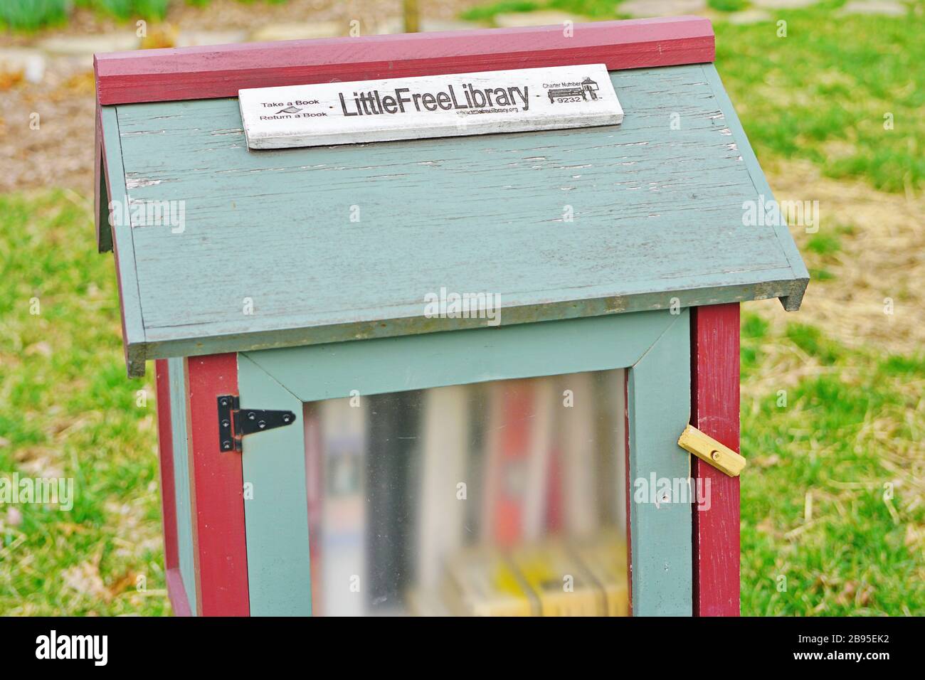 Little free library in a box hi-res stock photography and images - Alamy