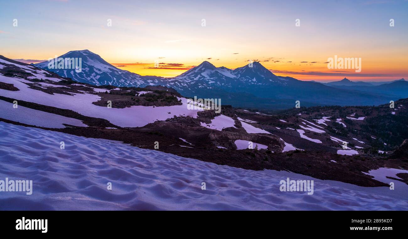 Cascade mountains oregon hi-res stock photography and images - Alamy