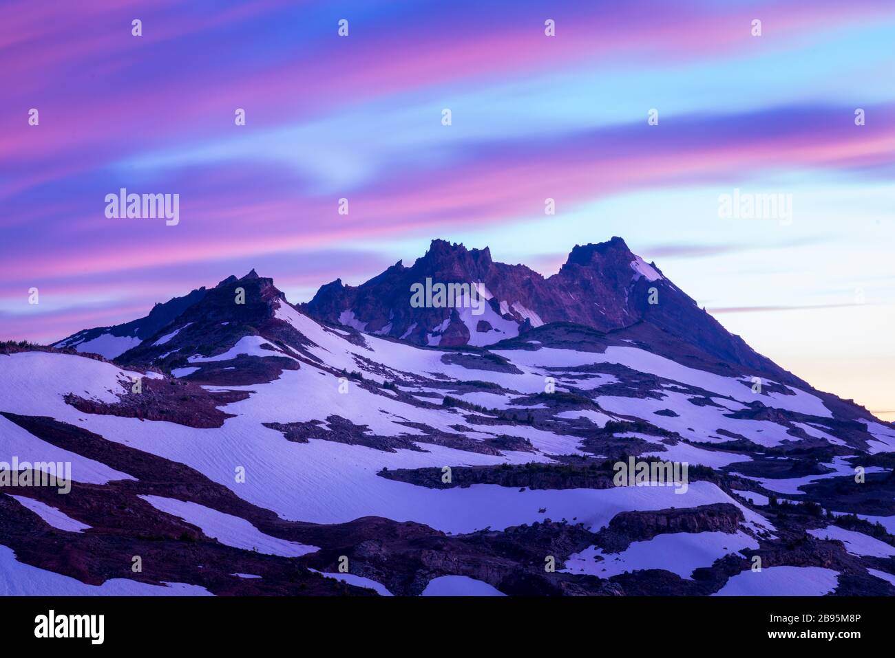 Cascade mountains oregon hi-res stock photography and images - Alamy