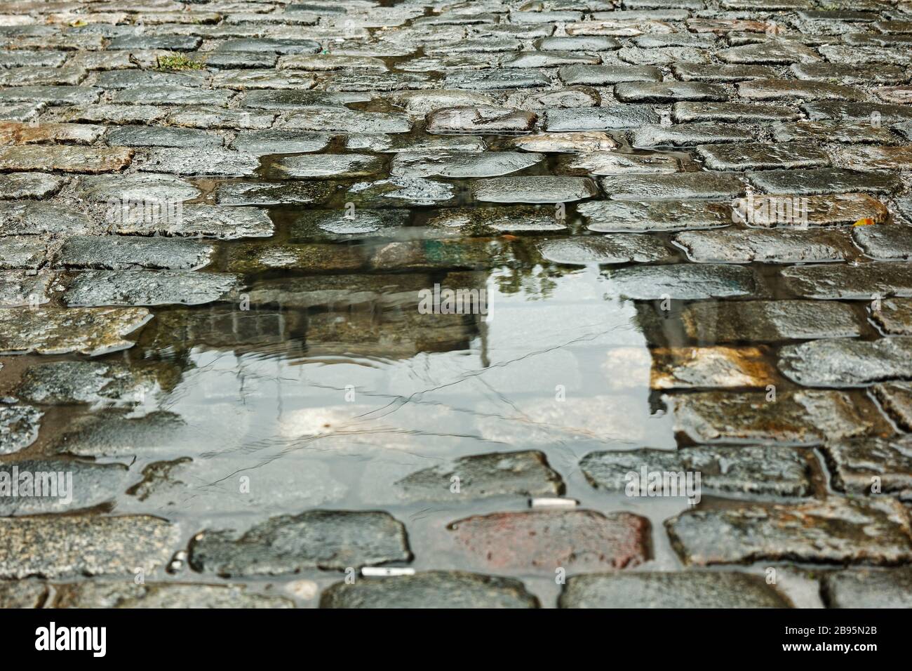 Puddle street city hi-res stock photography and images - Alamy