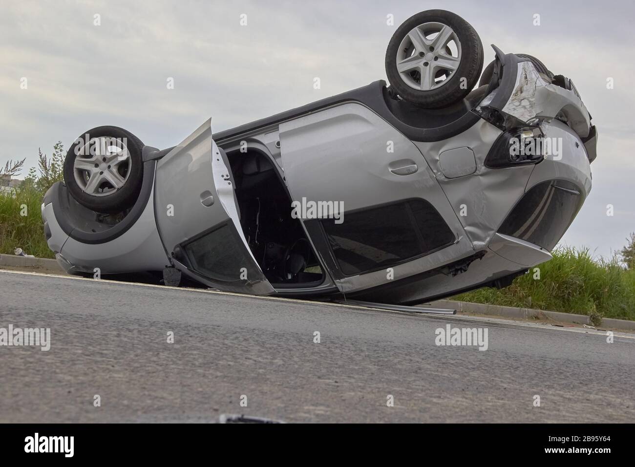 car crash accident on the road in the big city Stock Photo - Alamy