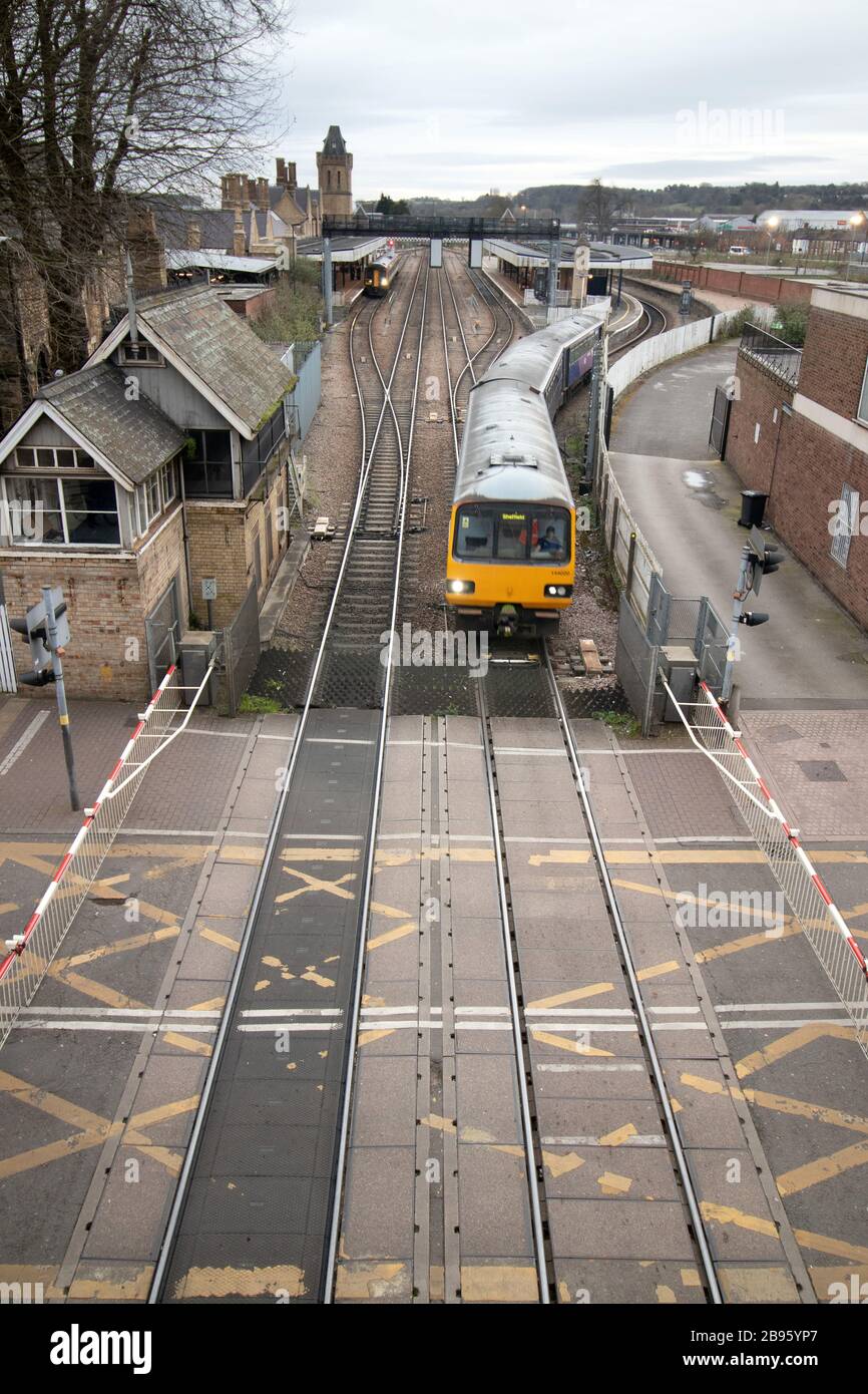 Train at lincoln ralway station hi-res stock photography and images - Alamy