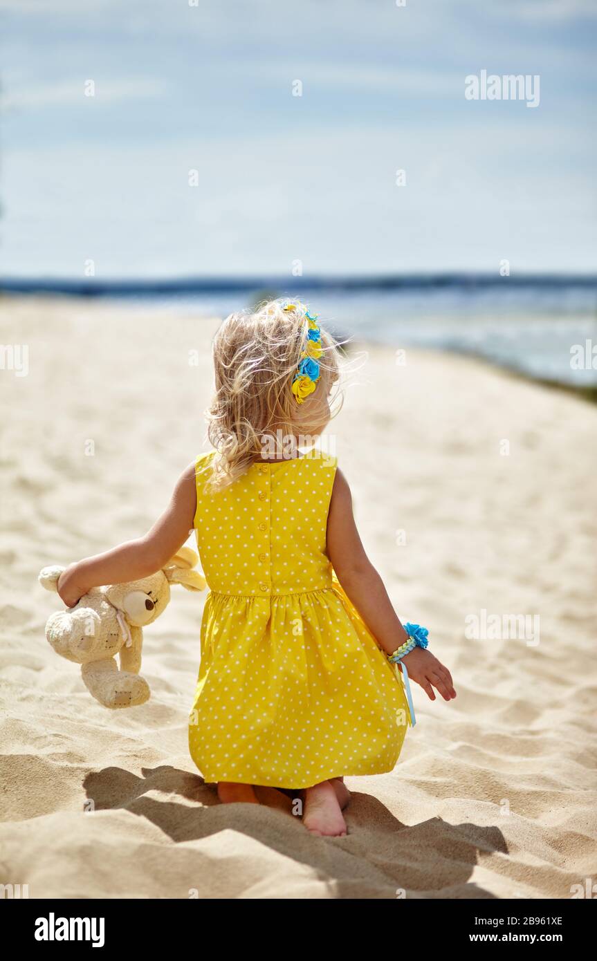 Kids beach dress hi-res stock photography and images - Alamy