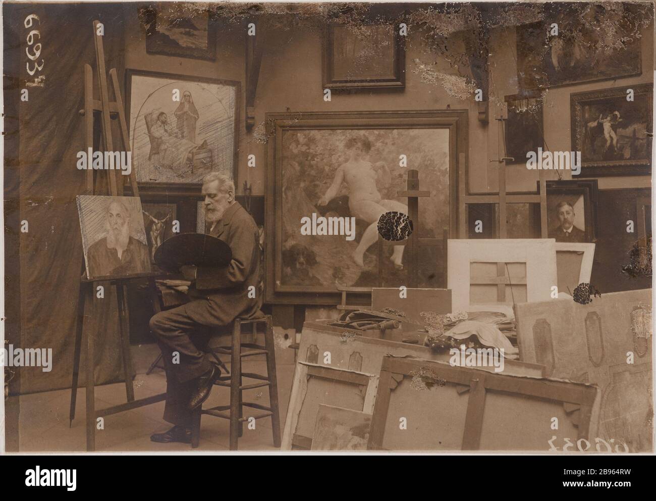 Alfred roll hi-res stock photography and images - Alamy