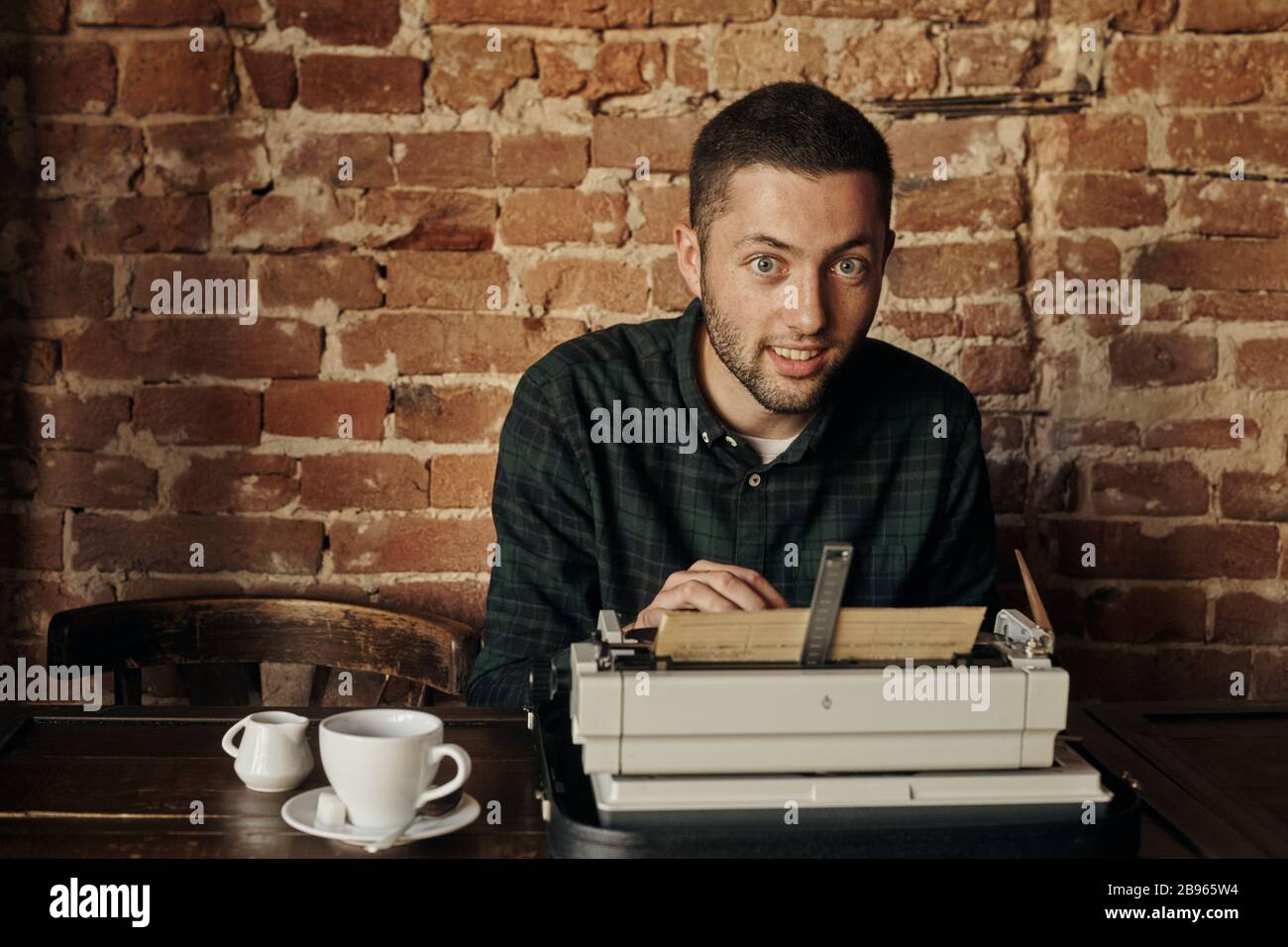 Man thinking write old hi-res stock photography and images - Alamy