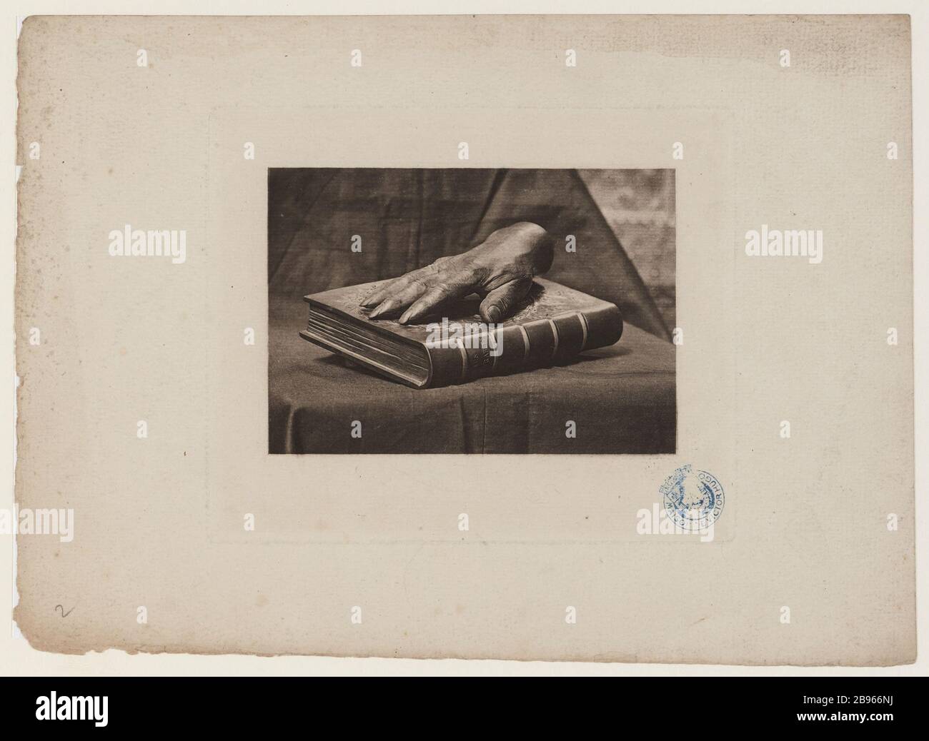 Right hand of Victor Hugo Stock Photo - Alamy