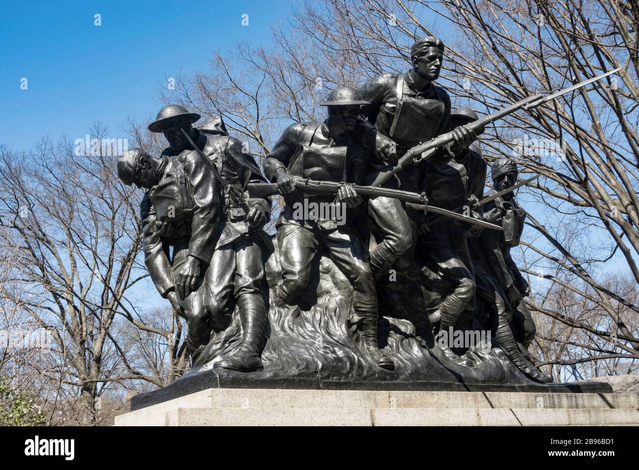 Military WWI Memorial Statue Commemorating the Doughboys of WWI ...