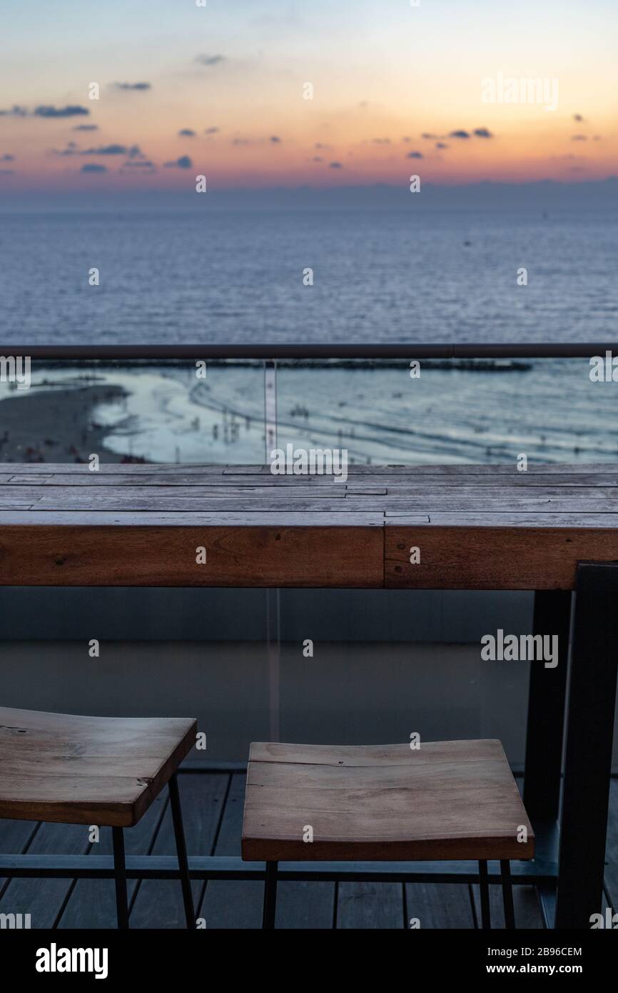 Rooftop hangout hi-res stock photography and images - Alamy