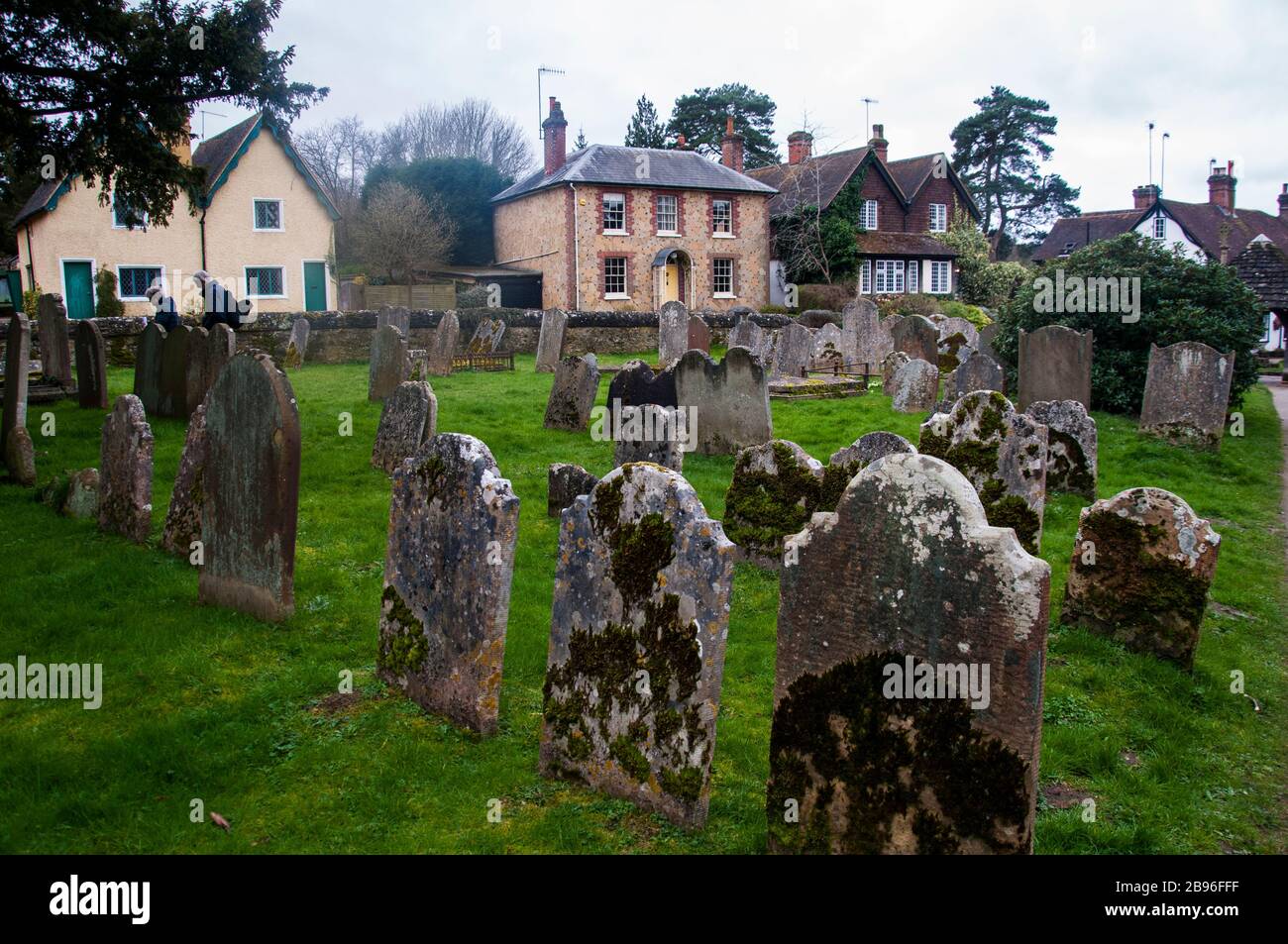 Southern english village hi-res stock photography and images - Alamy