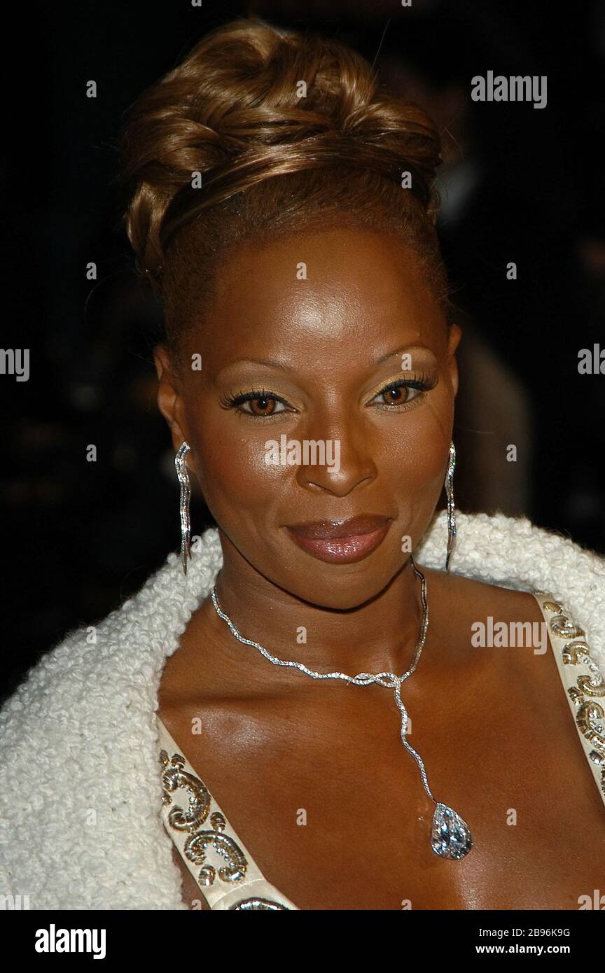 Mary J Blije, 2-27-05 2005 Vanity Fair Oscar Party, Photo by: SBM ...